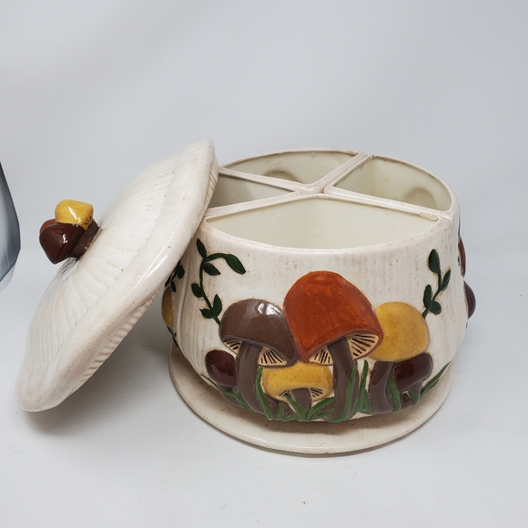 Arnel's | Kitchen | Vtg Arnels Mushroom Four Section Canister With Lid ...